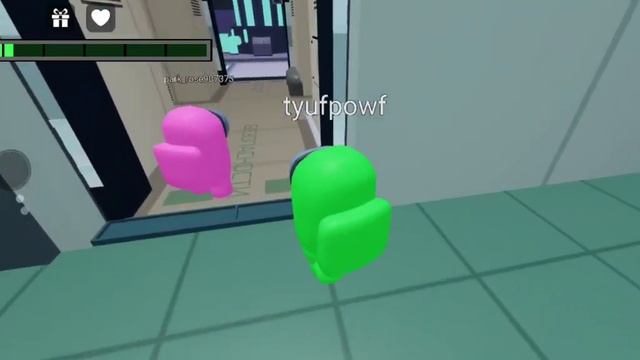 Играю в among us  в роблокс вместе с моим другом 2