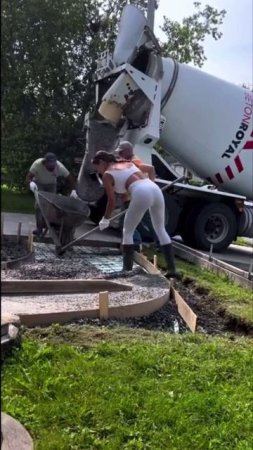 С днём строителя 🏗️💃🏻🕺 | Адвайзеры.рф #деньстроителя #стройка #адвайзеры #экспошоу
