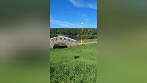 Набережная реки Исеть. Город Каменск-Уральский. Арочный железнодорожный мост Росновского.