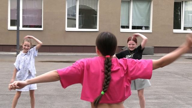 Программа "Дворовый тренер": зажигательная зумба в Светлом