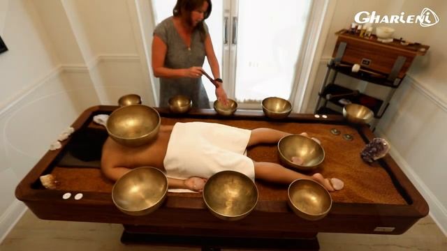 Сеанс с поющими чашами на Кушетке для псаммотерапии Gharieni MLX Quartz