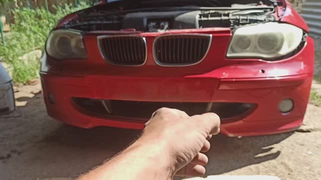 Как снять передний бампер с BMW 1 серии 118i I (E81/E82/E87/E88) Рестайлинг Как снять бампер с бмв.
