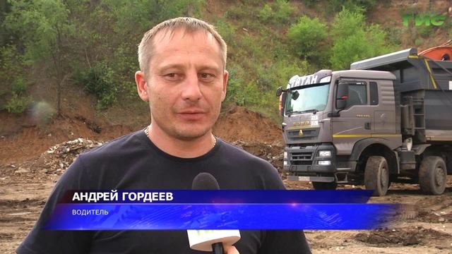 Круглосуточная битва с мусором: в Рубежном ликвидируют незаконную свалку