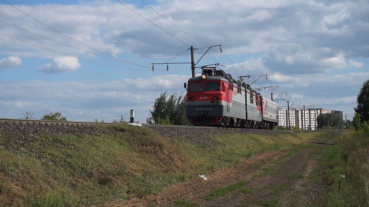 Электровоз ВЛ80С-079 с вагоном-дефектоскопом.