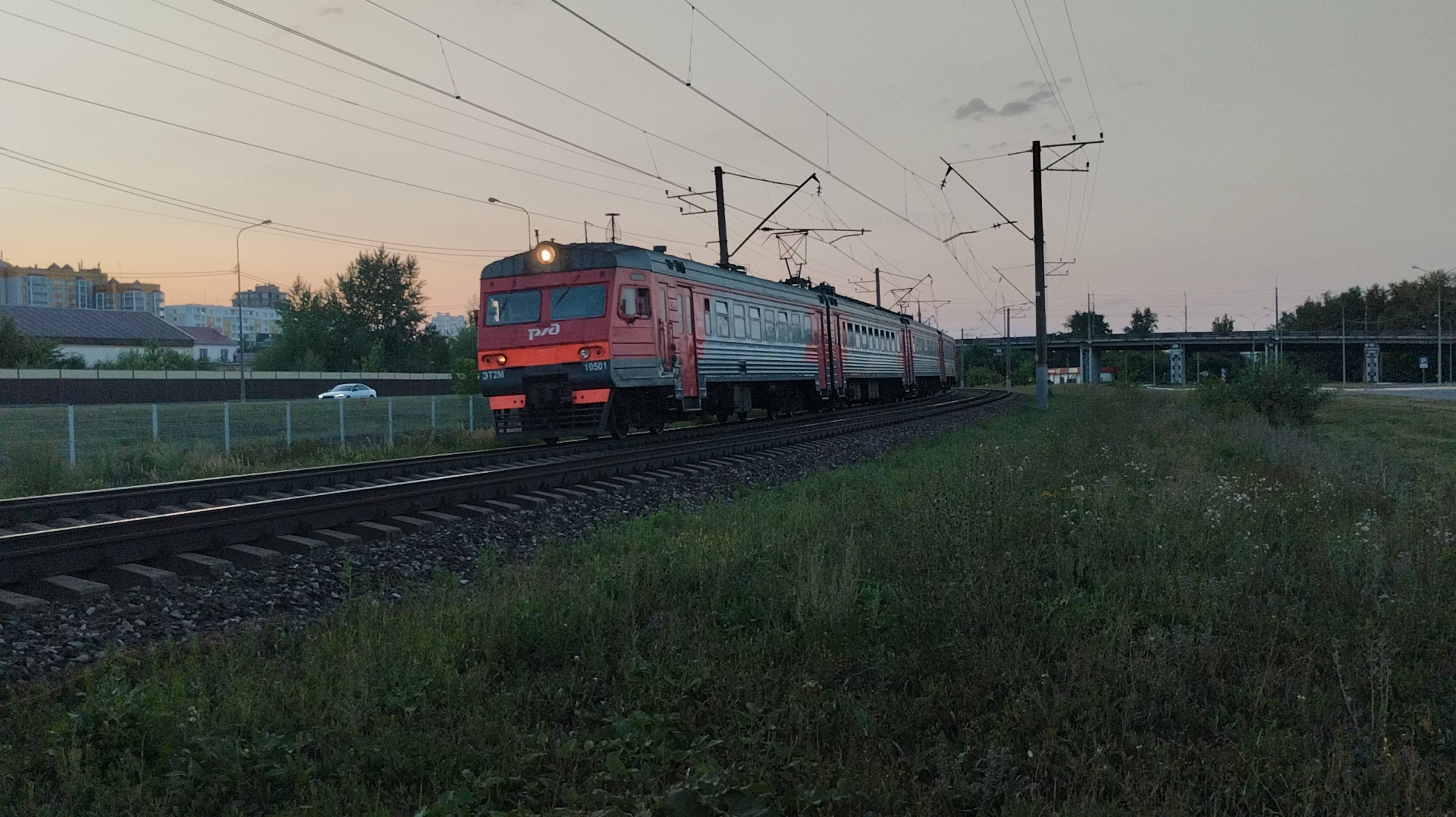 ЭТ2М-10501 следует в депо (-)