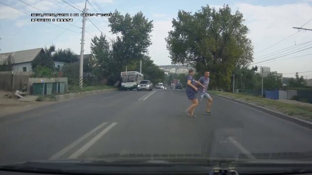 бухие пешеходы