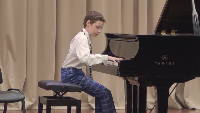 Глушко Святослав.  Этюд фа-диез минор. Преподаватель  Химичева Г.П.