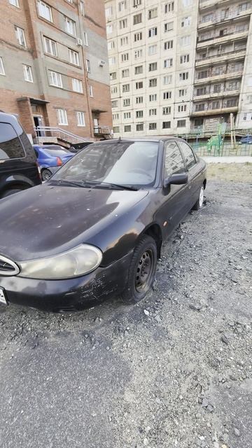 Грустный фордик на покое.