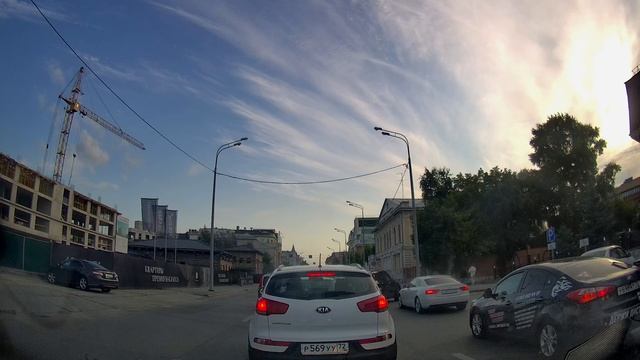 Поездка на автомобиле по Тюмени до бизнес-центра на Челюскинцев и в "Ленту"