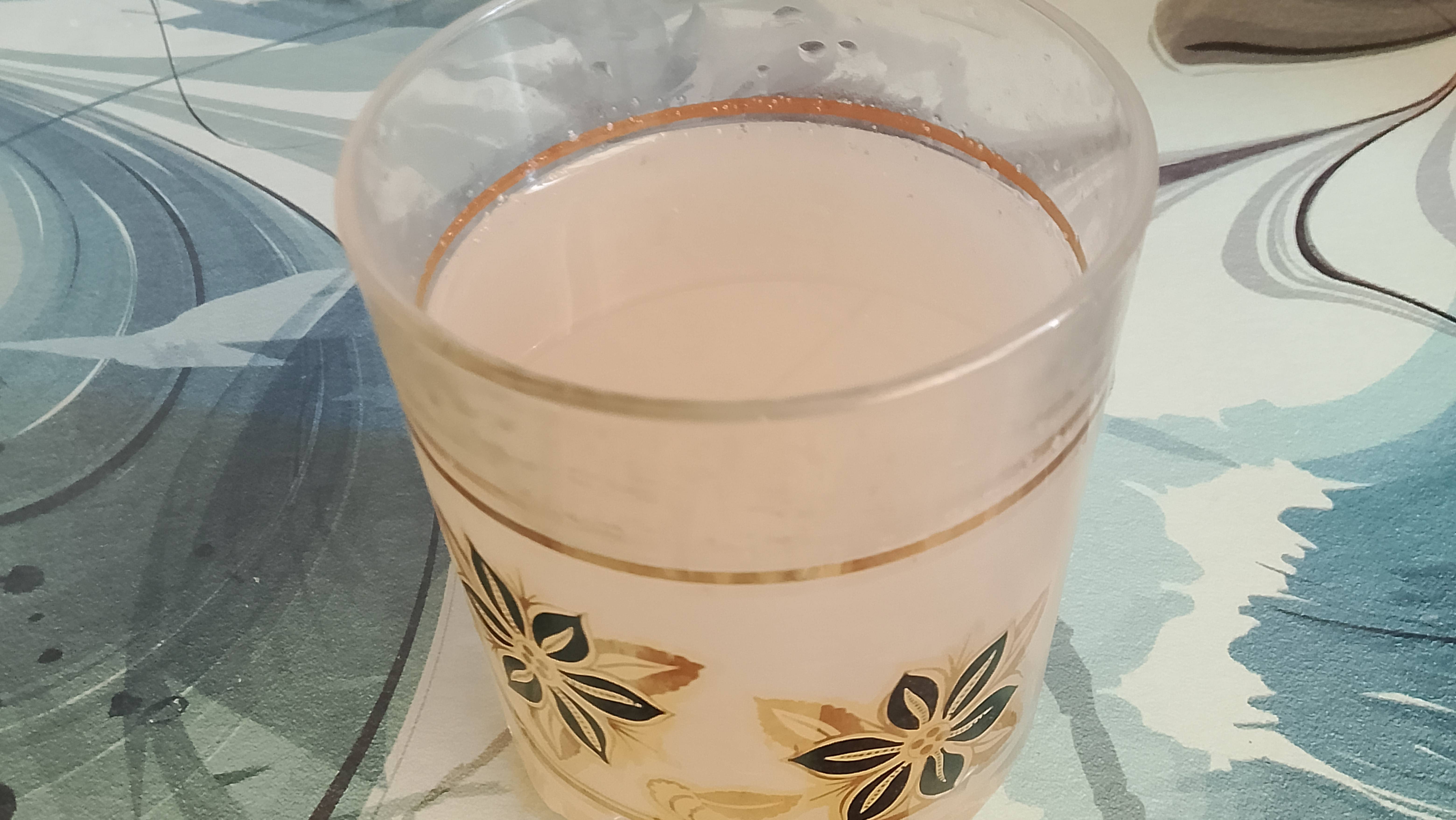 Компот из яблок и слив.