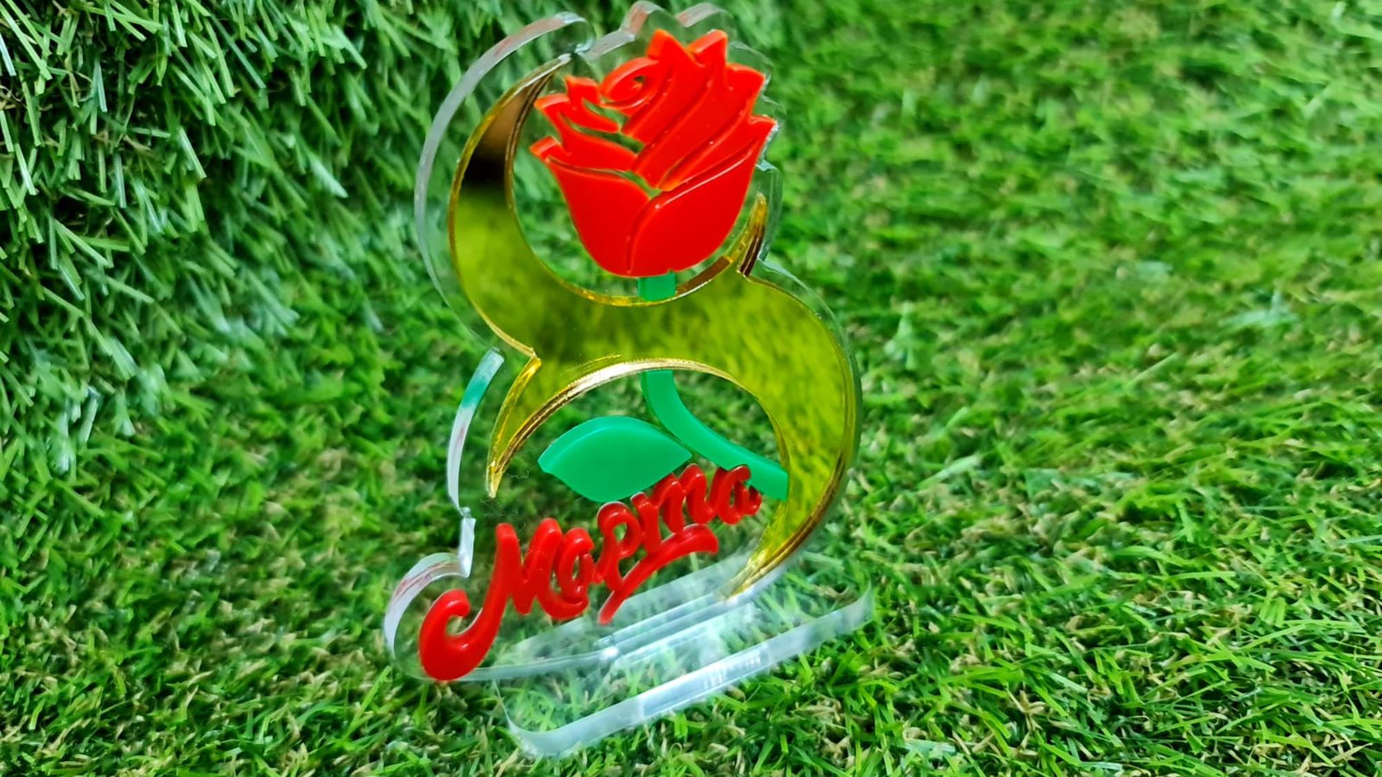 Профессиональная лазерная резка оргстекла в Москве и Казани