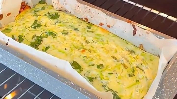 Кабачковая ЗАПЕКАНКА с адыгейским сыром...🍽🧀😋    Рецепт в описании ✍️