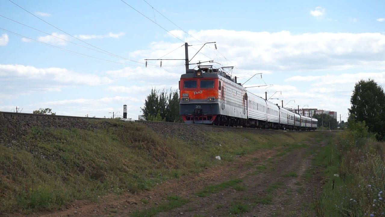 Электровоз ЭП1-306