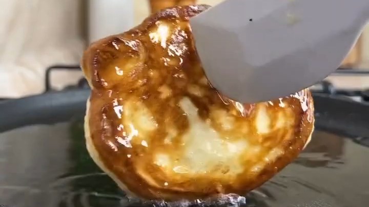Яблочные ОЛАДУШКИ...🥞🍏🍎😋    Рецепт в описании ✍️