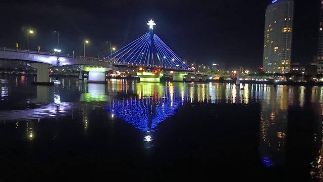 Развод моста в Дананге (ускорено в 20 раз)