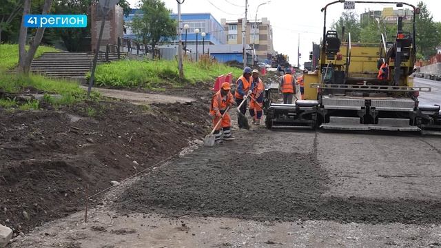 РАБОТЫ НА ЛЕНИНСКОЙ В СТОЛИЦЕ КАМЧАТКИ ПРОДОЛЖАЮТСЯ • БЕЗ КОММЕНТАРИЕВ