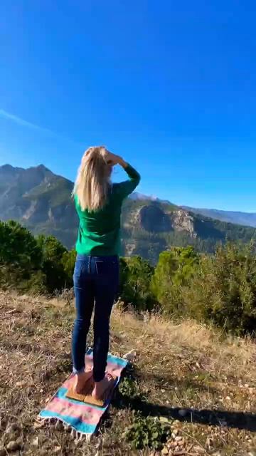 Смотри на канале видео «Зачем вставать на гвозди?»