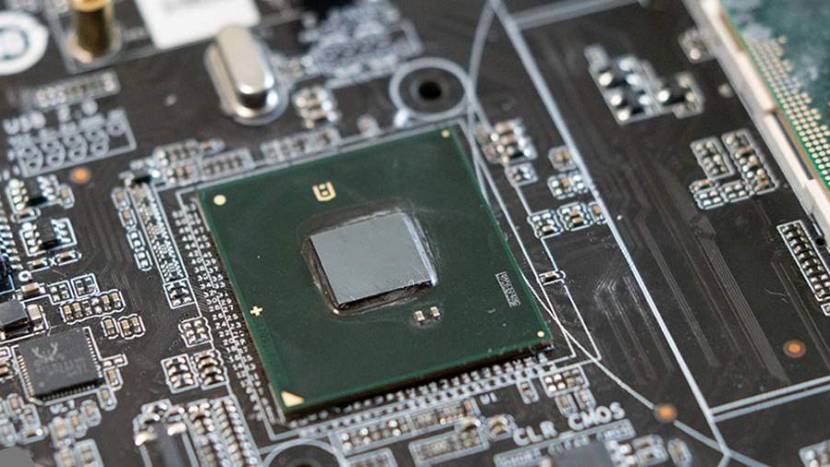 FT сообщила о лицензировании Nvidia со стороны США для экспорта чипов в КНР