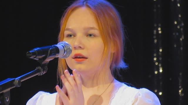 русская песня. "есть на далекой планете город влюбленных людей"