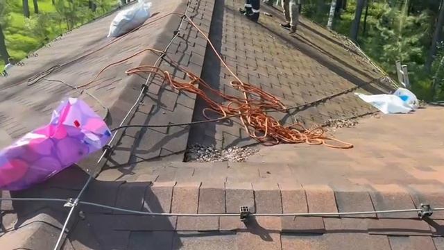 Чистка крыша от мха!