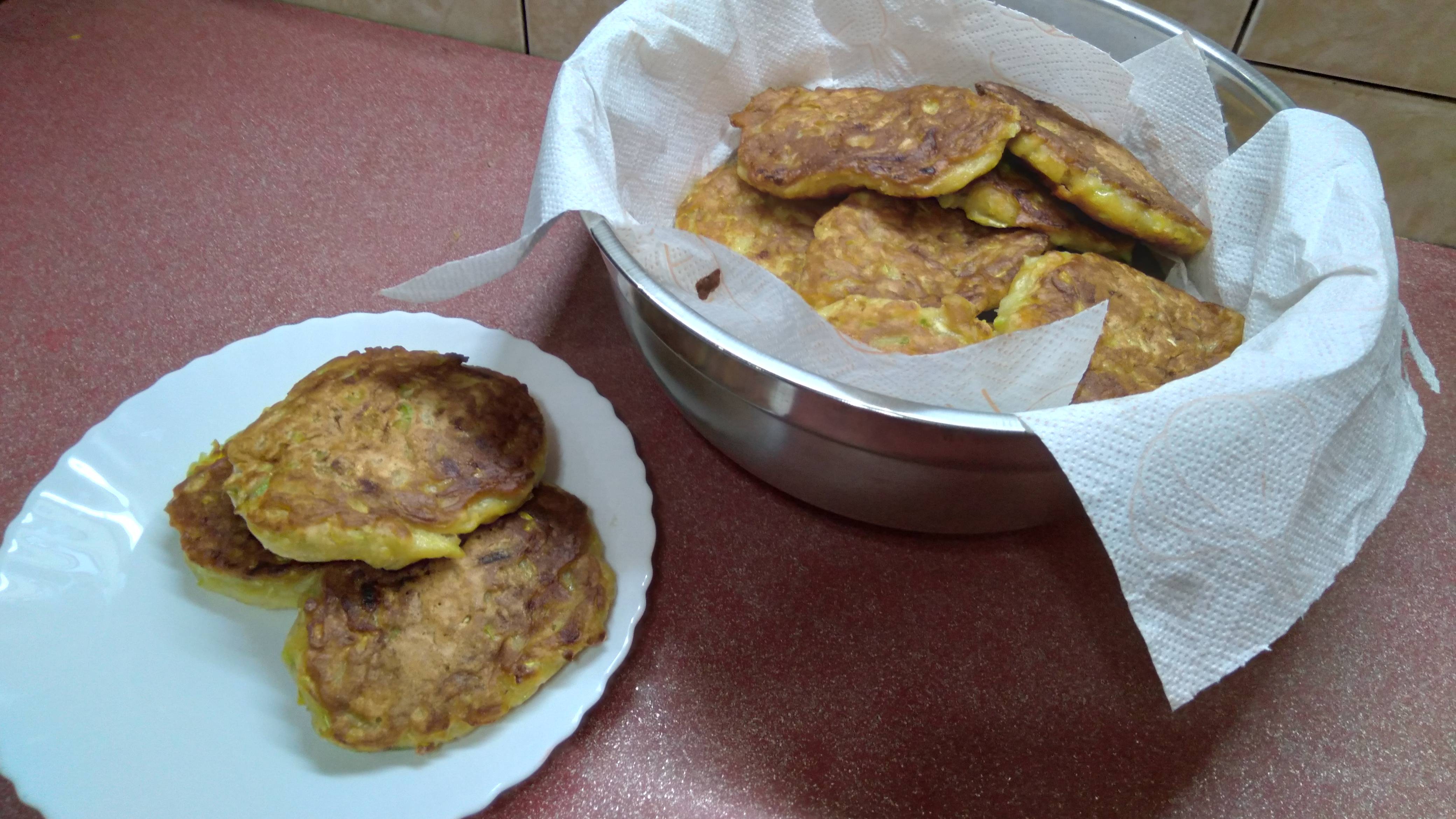 Оладьи из кабачков на сковороде - сладкие кабачковые оладьи