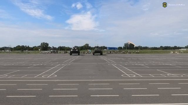 Танцы на боевых машинах, из показательных выступлений в 38 ОДШбр