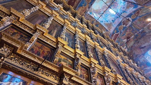 Божественная литургия в храме Илии Пророка