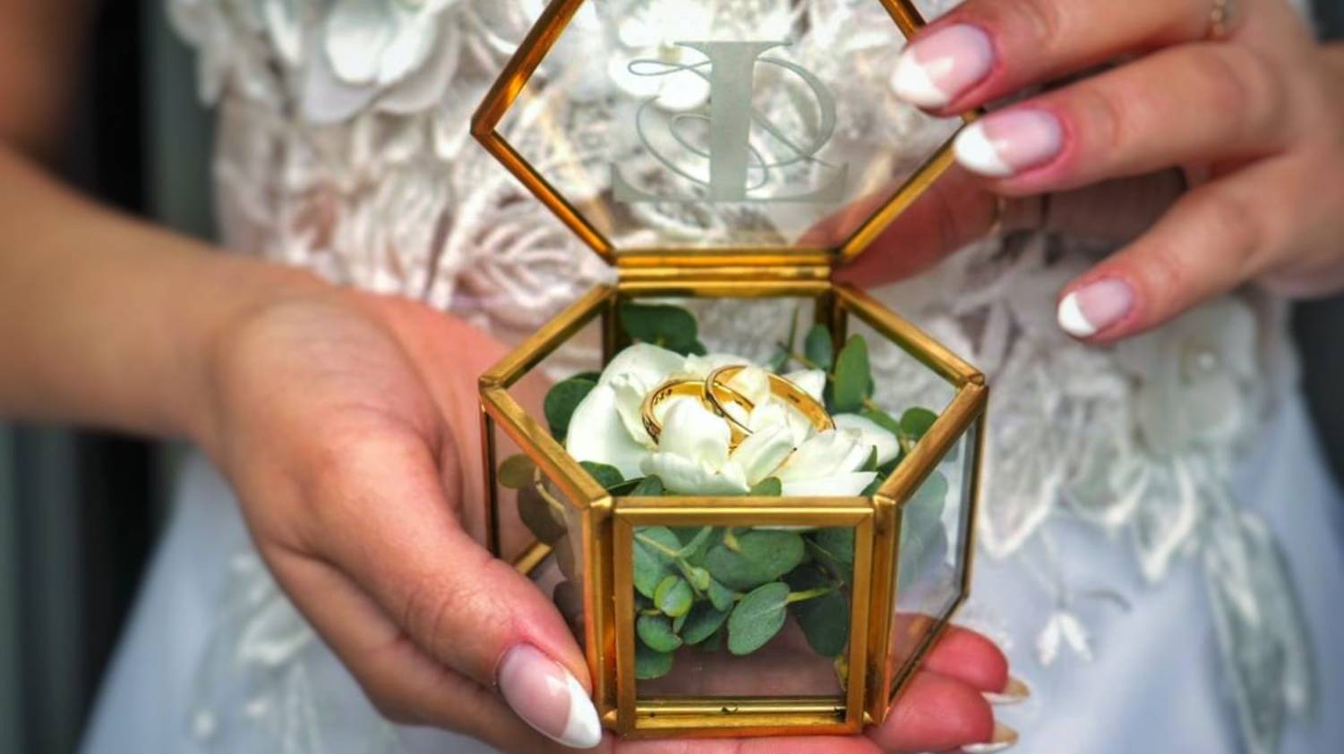 Свадебный замок с гравировкой.