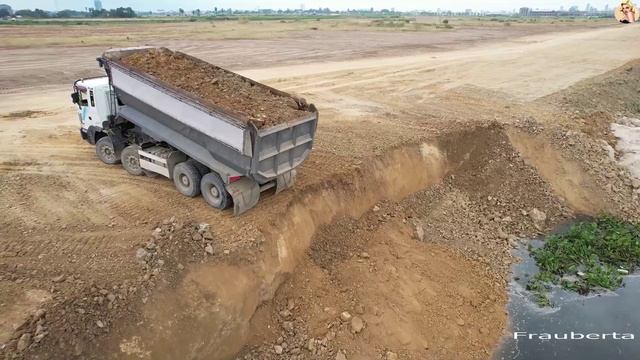 Строительство, засыпка, один из прошлых объектов, другой обзор