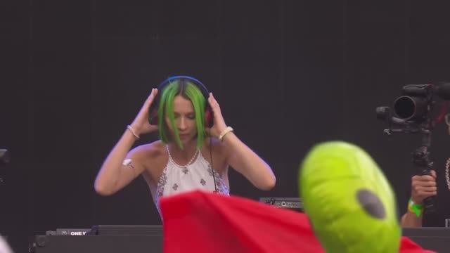 Miss Monique - Live @ TOMORROWLAND MAINSTAGE(OGDOADA)