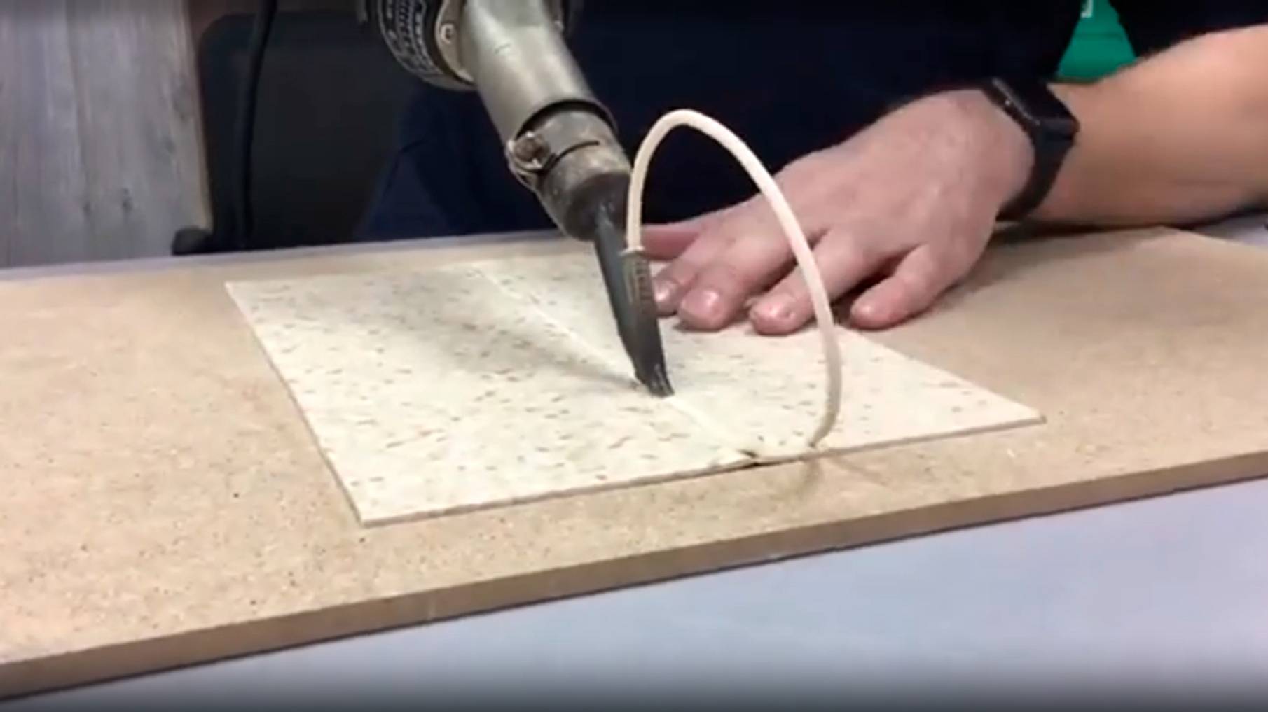 Горячая сварка напольных ПВХ покрытий