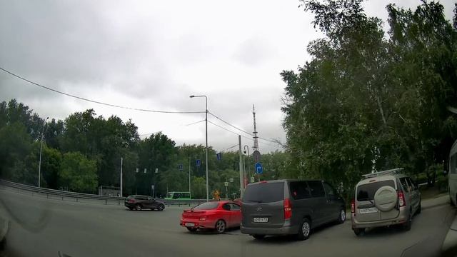 Поездка на автомобиле по Тюмени до ТРЦ "Кристалл", автовокзала и в посёлок Боровский