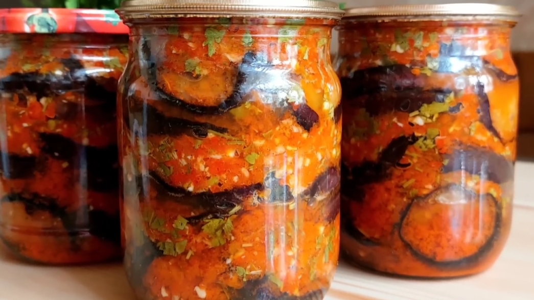 Баклажаны по - грузински на зиму! Очень вкусная закуска, с небольшой остринкой!🍆🍆🍆