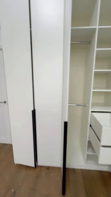 Минималистичный шкаф для дизайнерского интерьера