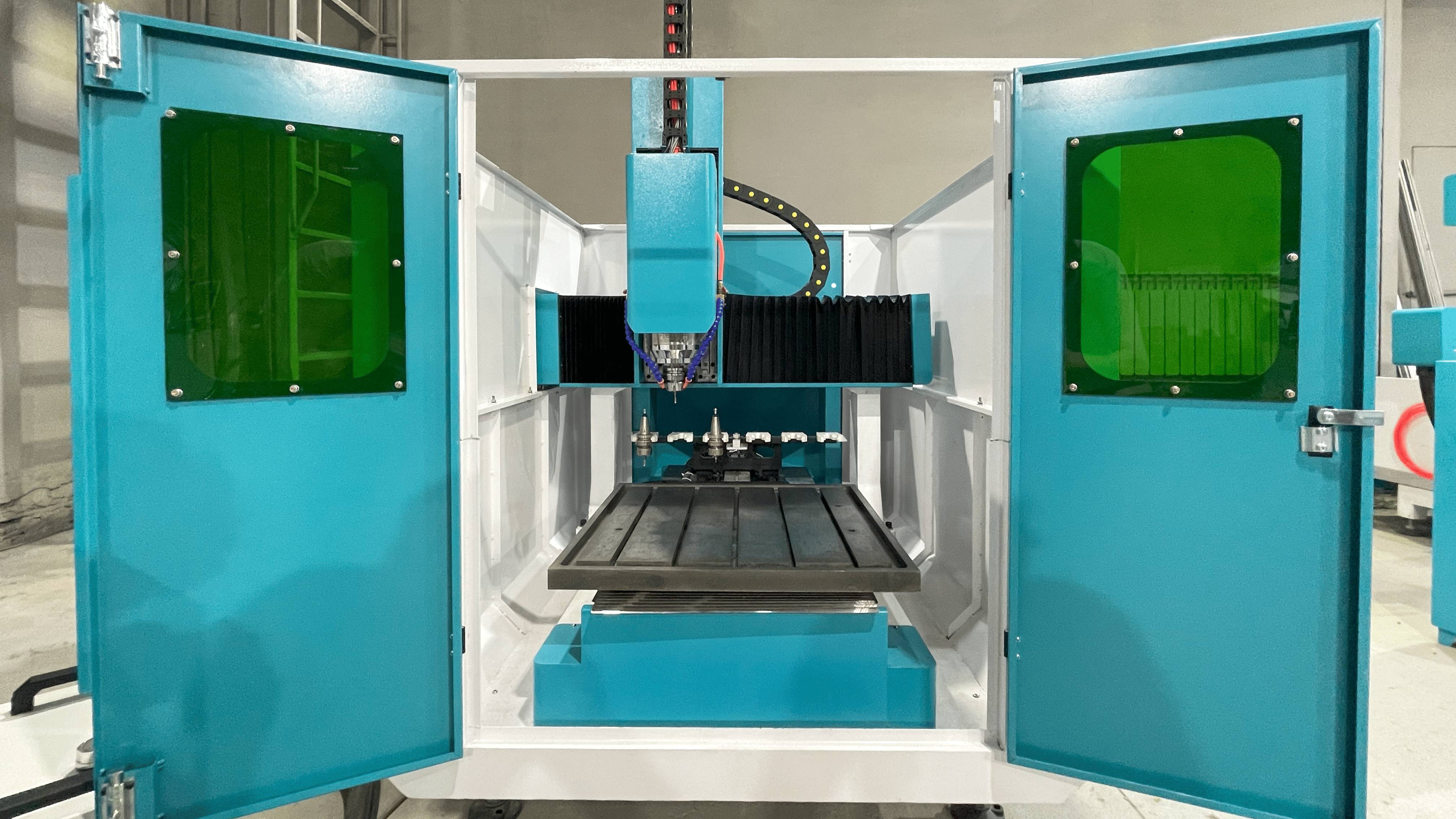 DIRTEC 6060ATC-G, модель 2024 г. – фрезерный станок с ЧПУ, автосмена, тестовая обработка алюминия