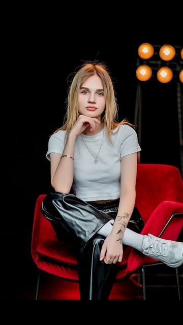 🔥 ПОРТРЕТЫ С ХАРАКТЕРОМ — КРАСНЫЙ ШАРМ НА ЧЁРНОМ*