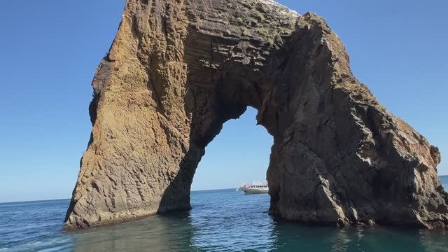 Коктебель. Золотые ворота. Заповедник Карадаг. Морская прогулка у Карадага. Ассоль корабль.