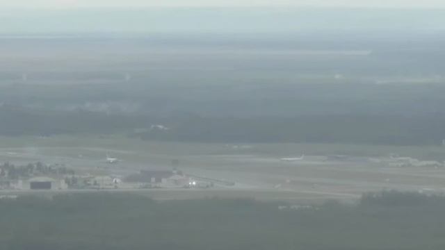 Самолет Трампа только что приземлился на Аляске.
