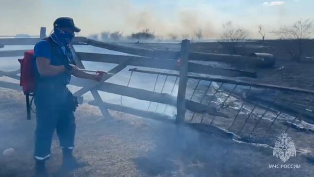 Видео с места тушения пожара вблизи с.Трудолюбово, Симферопольского района.