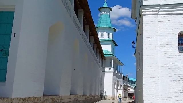 От Воскресенского собора в Гефсиманский сад в Новом Иерусалиме. 21 мая.