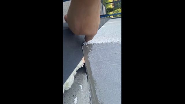 Утепление фасада, отделка планкеном из лиственницы, клинкерной плиткой и декоративным кирпичом.