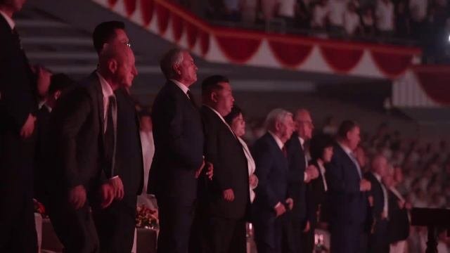 Вячеслав Володин и Ким Чен Ын на торжественном концерте российских артистов в КНДР, 16 августа 2025
