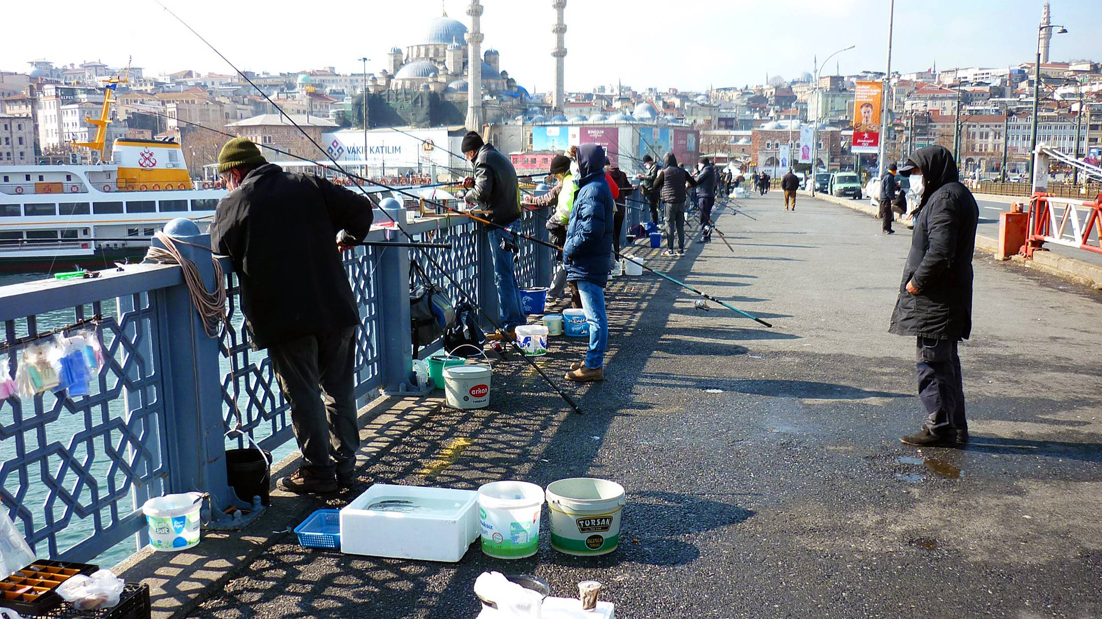 Галатский мост: Рыбалка над Босфором
