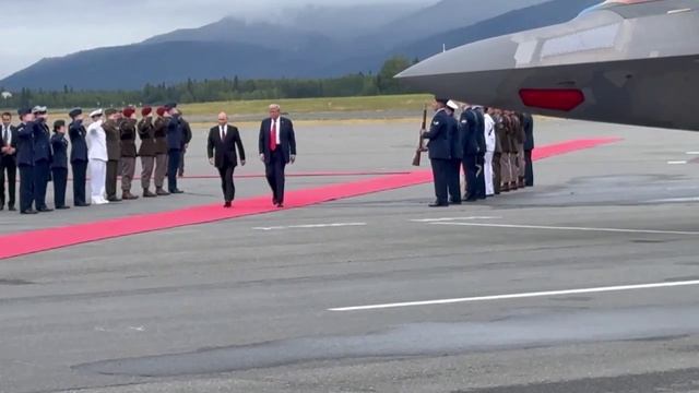 Путина встретили пролетом истребителей Военно-воздушных сил США по прибытии на Аляску