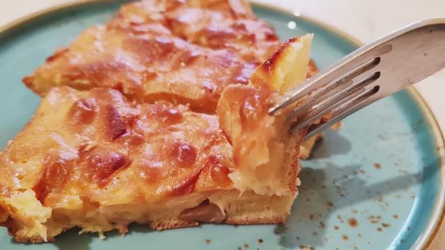 Запах этой Шарлотки Собирает Всех на Кухне
