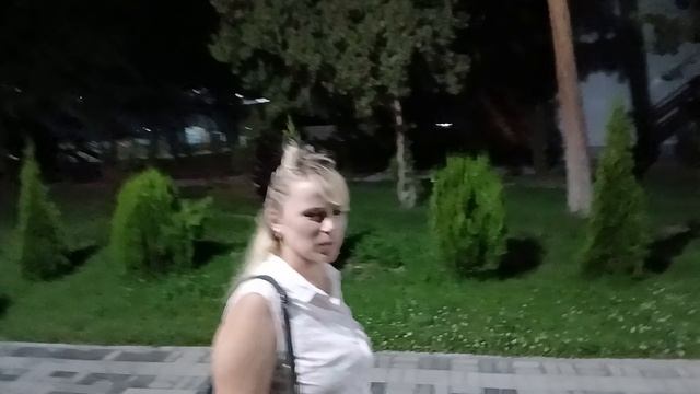 Чолпон-Ата Иссык-куль, гуляем по городу, пляж на Иссык-Куле, набережная, фантан вечерняя прогулка
