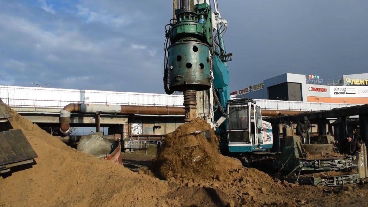 Буровая установка Casagrande B250. Бурение в обсадной трубе.