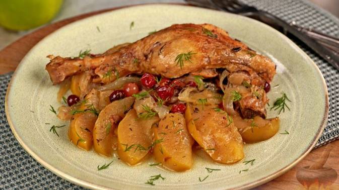 Праздничная птица. УТКА С ЯБЛОКАМИ, КЛЮКВОЙ И СИДРОМ