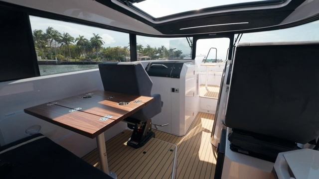 XO Boats EXPLR 10S тест комбинированного катера с кабиной