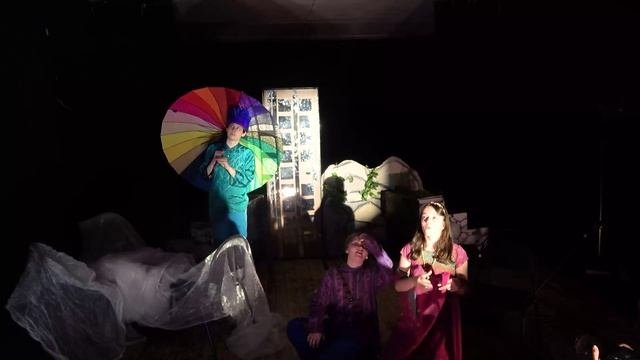 Театральный фестиваль. Спектакль «Золотая клетка».